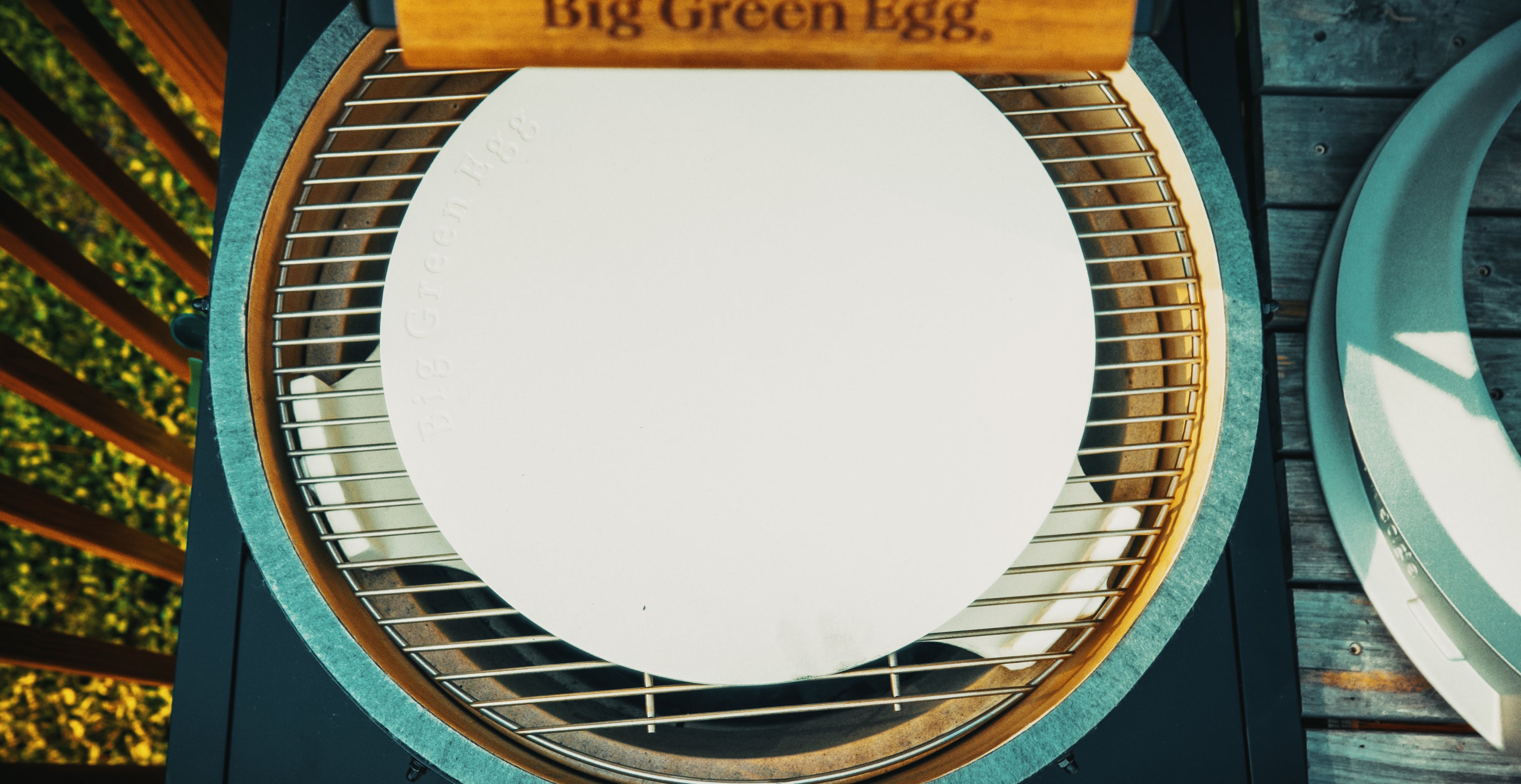 How to Use the Pizza Wedge – Big Green Egg