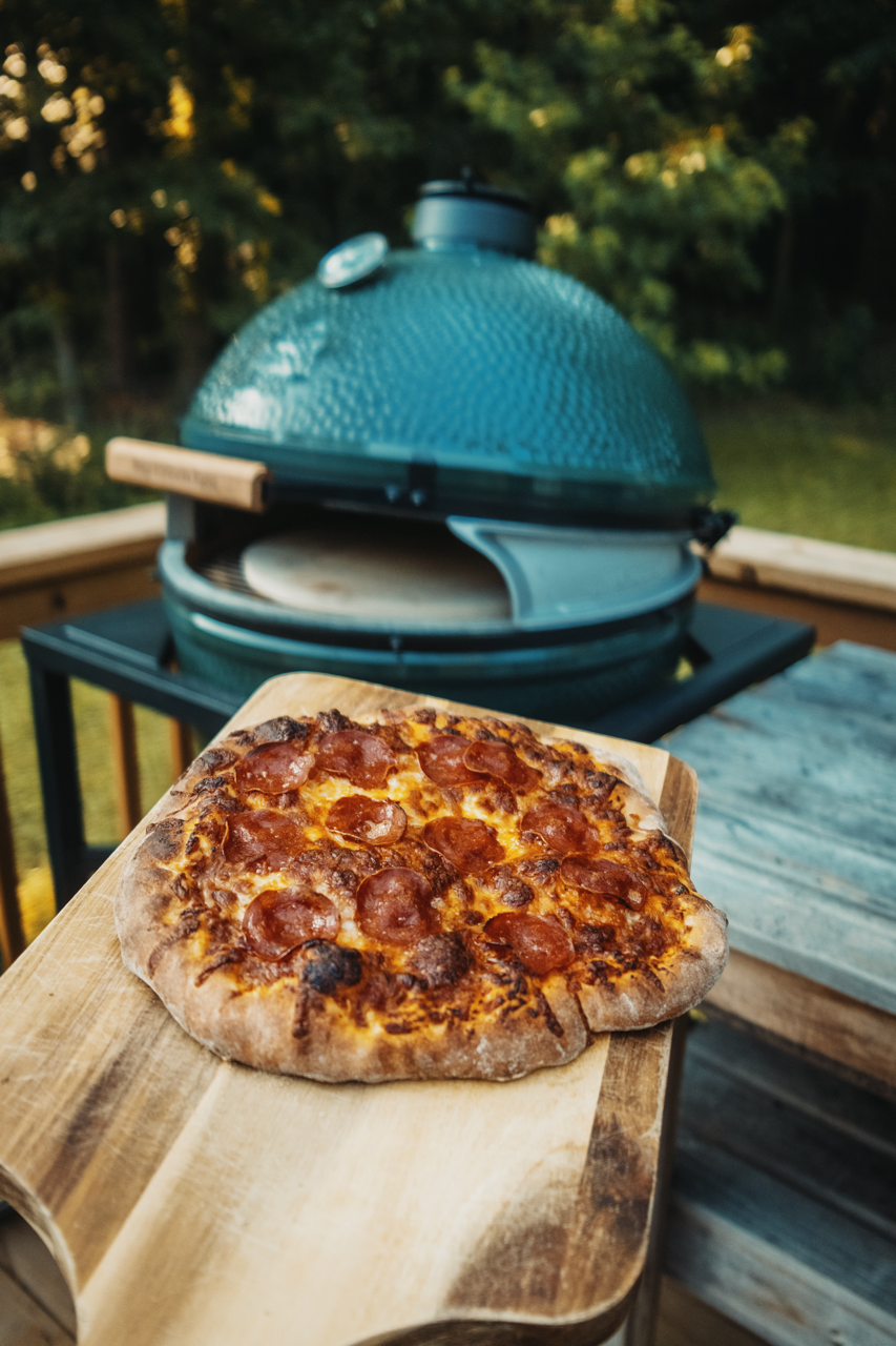 How to Use the Pizza Wedge – Big Green Egg
